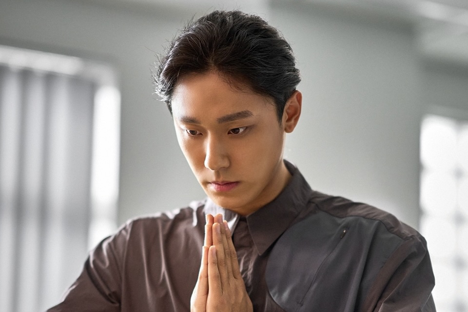 Chuyện tình cổ tích của Lee Do Hyun và "nữ hoàng cảnh nóng" màn ảnh Hàn