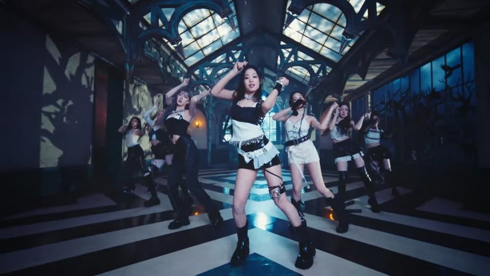 Ahyeon thừa nhận đau khổ khi từng phải xa Baby Monster