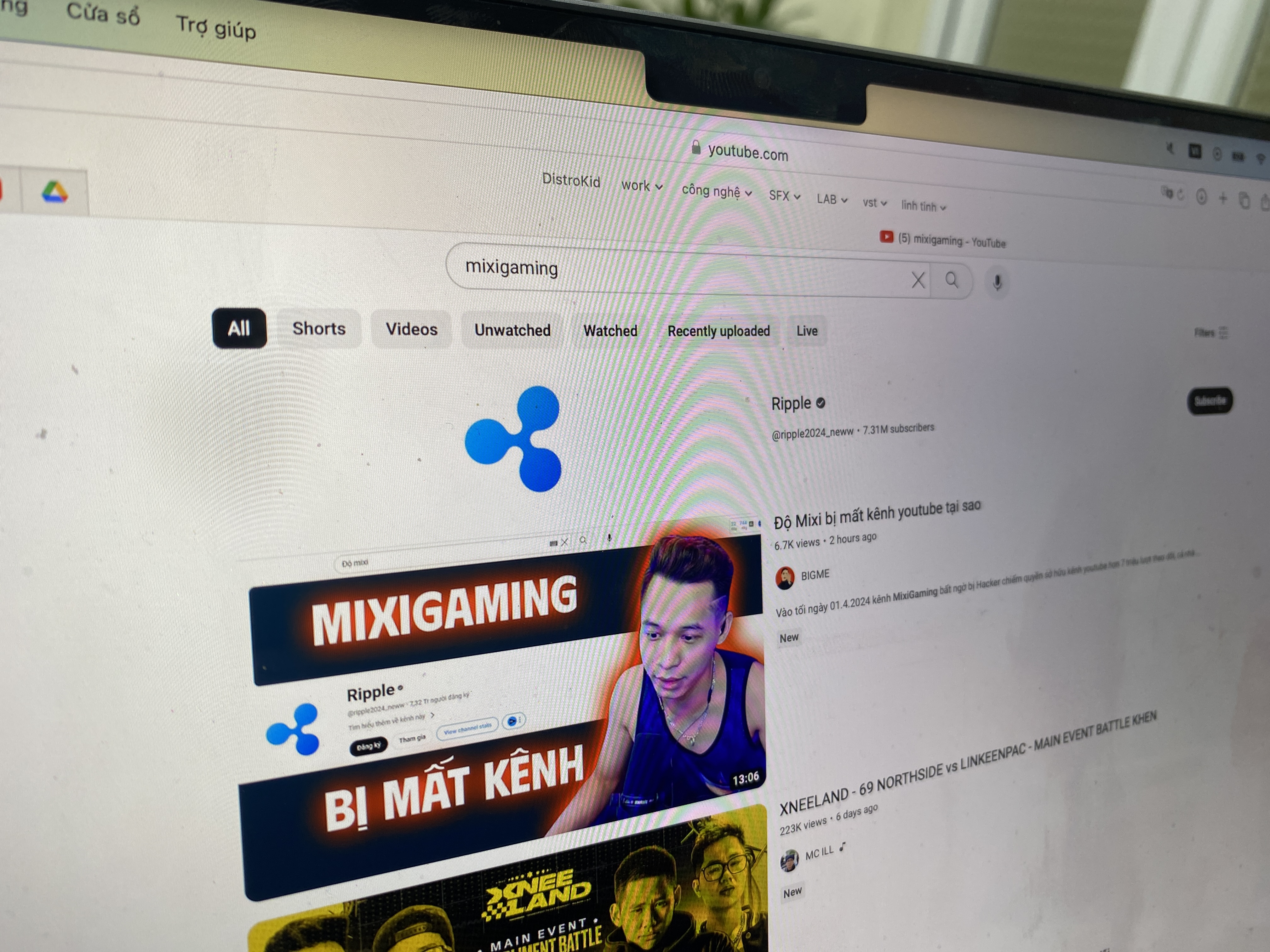 Thủ phạm hack kênh Quang Linh Vlog và Độ Mixi để quảng cáo?