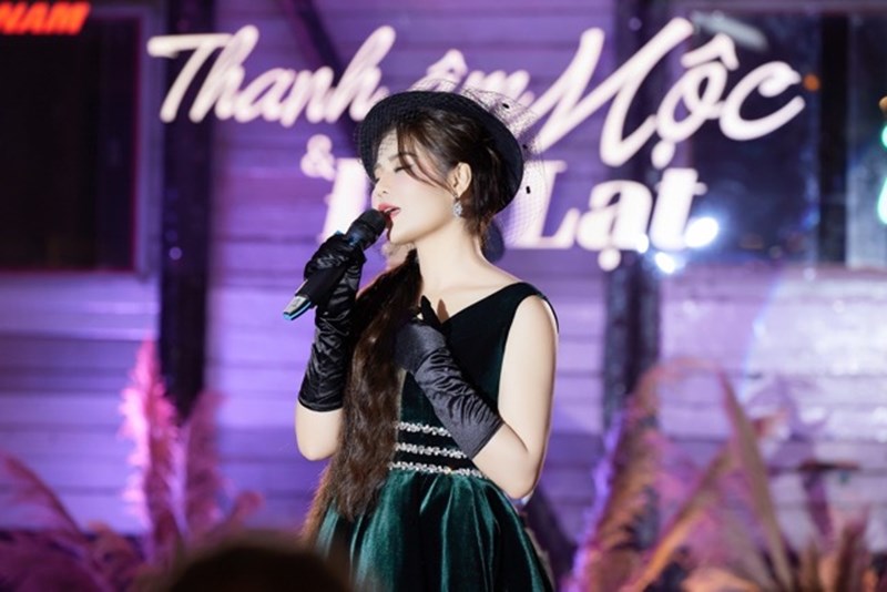 Mộc San hát nhạc Trịnh Công Sơn giữa lòng Đà Lạt