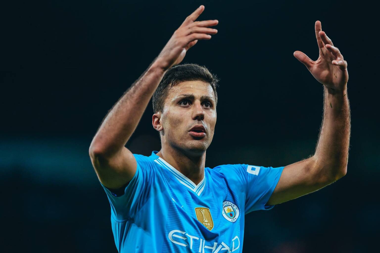 Foden và Rodri giúp Man City thắp sáng hy vọng vô địch Premier League