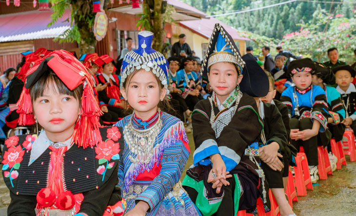 Tái hiện đám cưới người Nùng Dín trong ngày hội các dân tộc ở Lào Cai