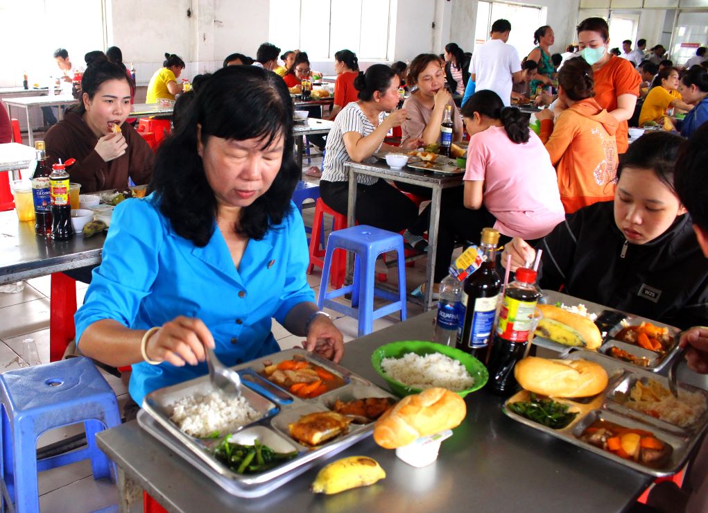 “Bữa cơm Công đoàn” mang niềm vui tới đoàn viên, người lao động