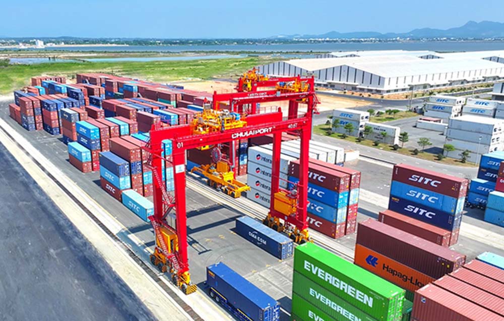 Cảng Chu Lai đưa vào vận hành hệ thống cẩu chuyên dụng