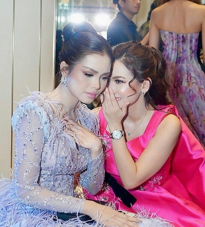 Tài tử bị phanh phui ngoại tình 11 lần