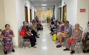 Vụ suất cơm từ thiện “5 sao” ở Hải Phòng: Hội Chữ thập đỏ xin rút kinh ...