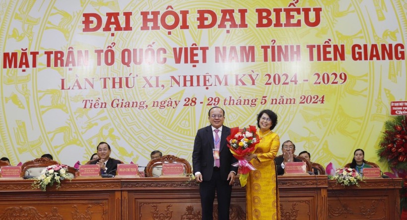 Bà Đặng Thị Hoa Rây làm Chủ tịch Ủy Ban MTTQ Việt Nam tỉnh An Giang