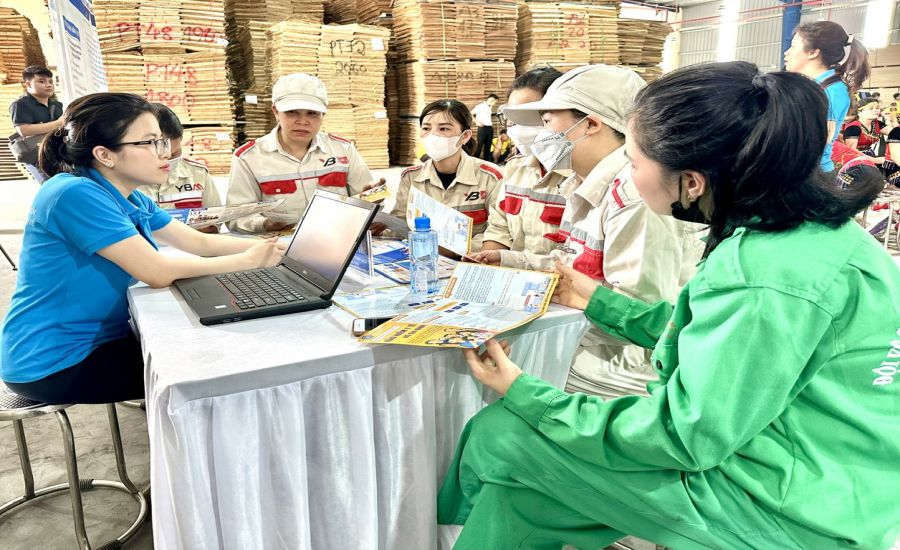 Nhiều hoạt động chăm lo thiết thực trong Tháng Công nhân