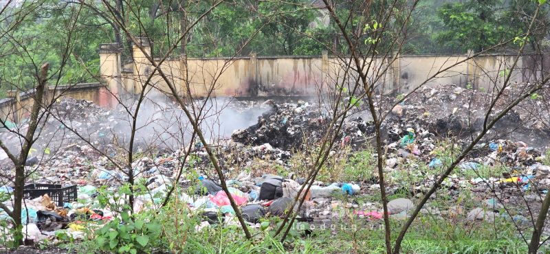 Hàng trăm hộ dân ở Thái Bình khốn khổ vì khói khét từ bãi rác lộ thiên