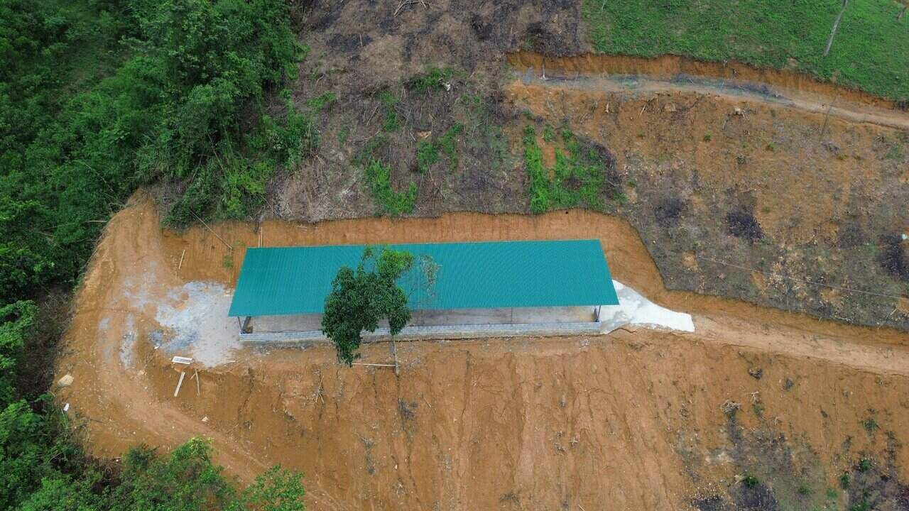 Ngang nhiên san gạt trái phép cả hecta đất rừng để xây trang trại