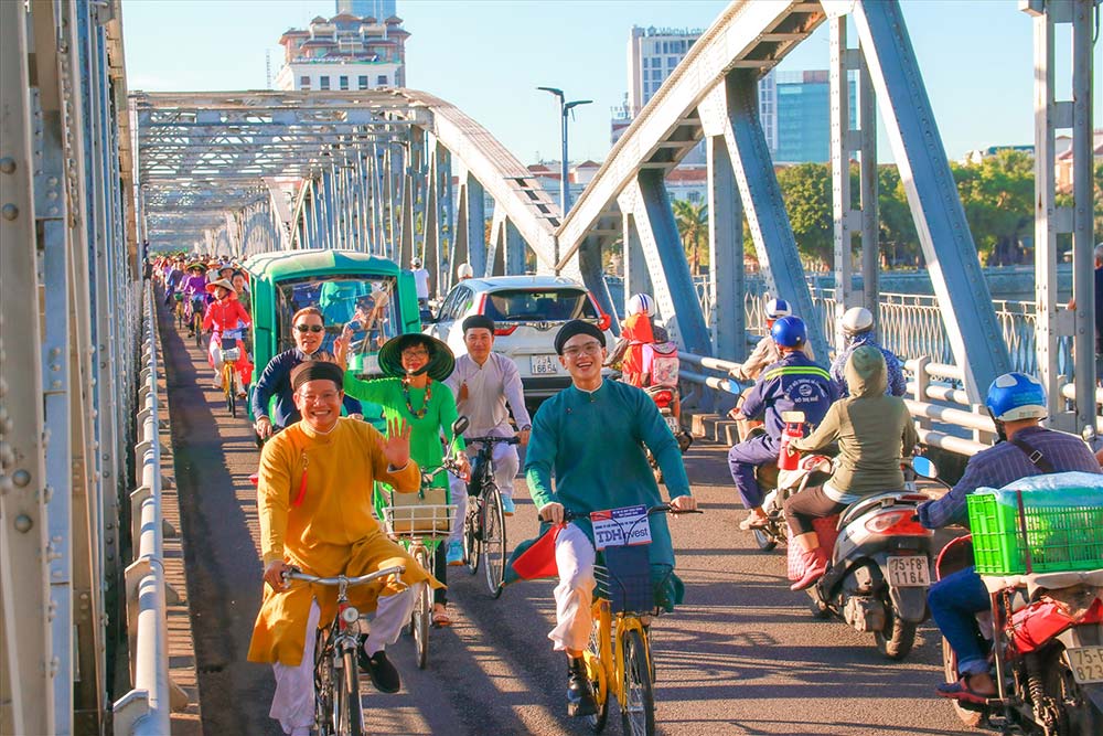 Tạp chí Canada bật mí hành trình lên núi xuống biển sống chậm ở Việt Nam