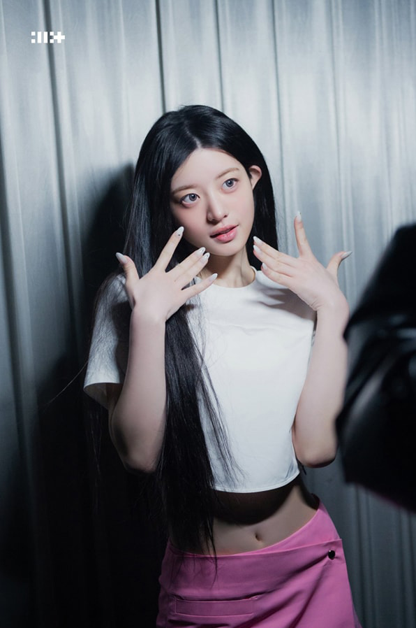 Thành viên ILLIT Minju: Xinh như nàng thơ, hát hay nhất nhóm