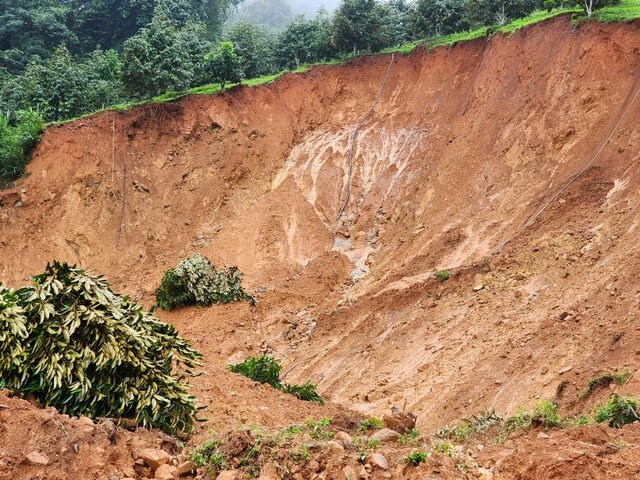 Sạt lở đất vùi lấp 1 ngôi nhà, khiến 1 người ở Lâm Đồng tử vong
