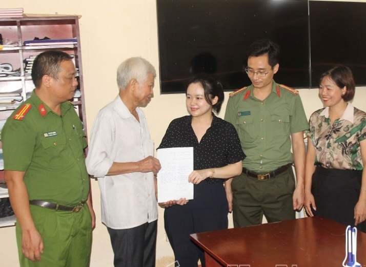 Công an Hà Nam giúp người dân nhận lại 123 triệu đồng do chuyển nhầm ...