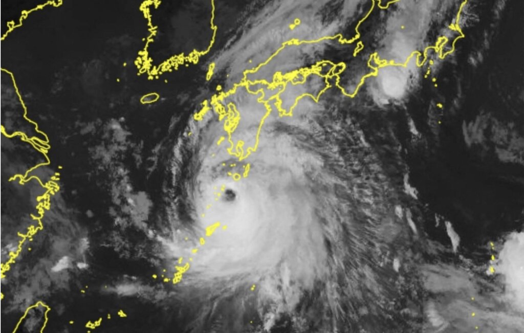 Bão Shanshan có đường đi khó lường, chuyển động dị thường
