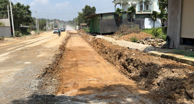 Người dân Ba Vì vất vả khi qua Tỉnh lộ 414C