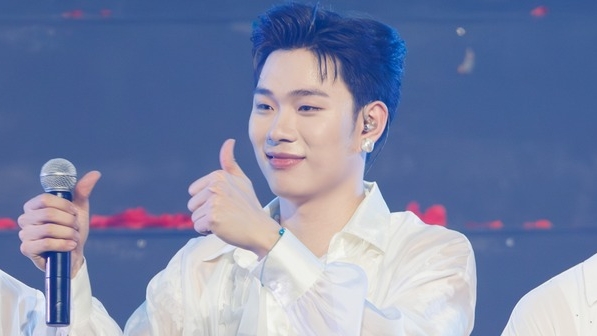 Nhịp showbiz: Dương Domic mất hàng nghìn fan vì Linh Ka