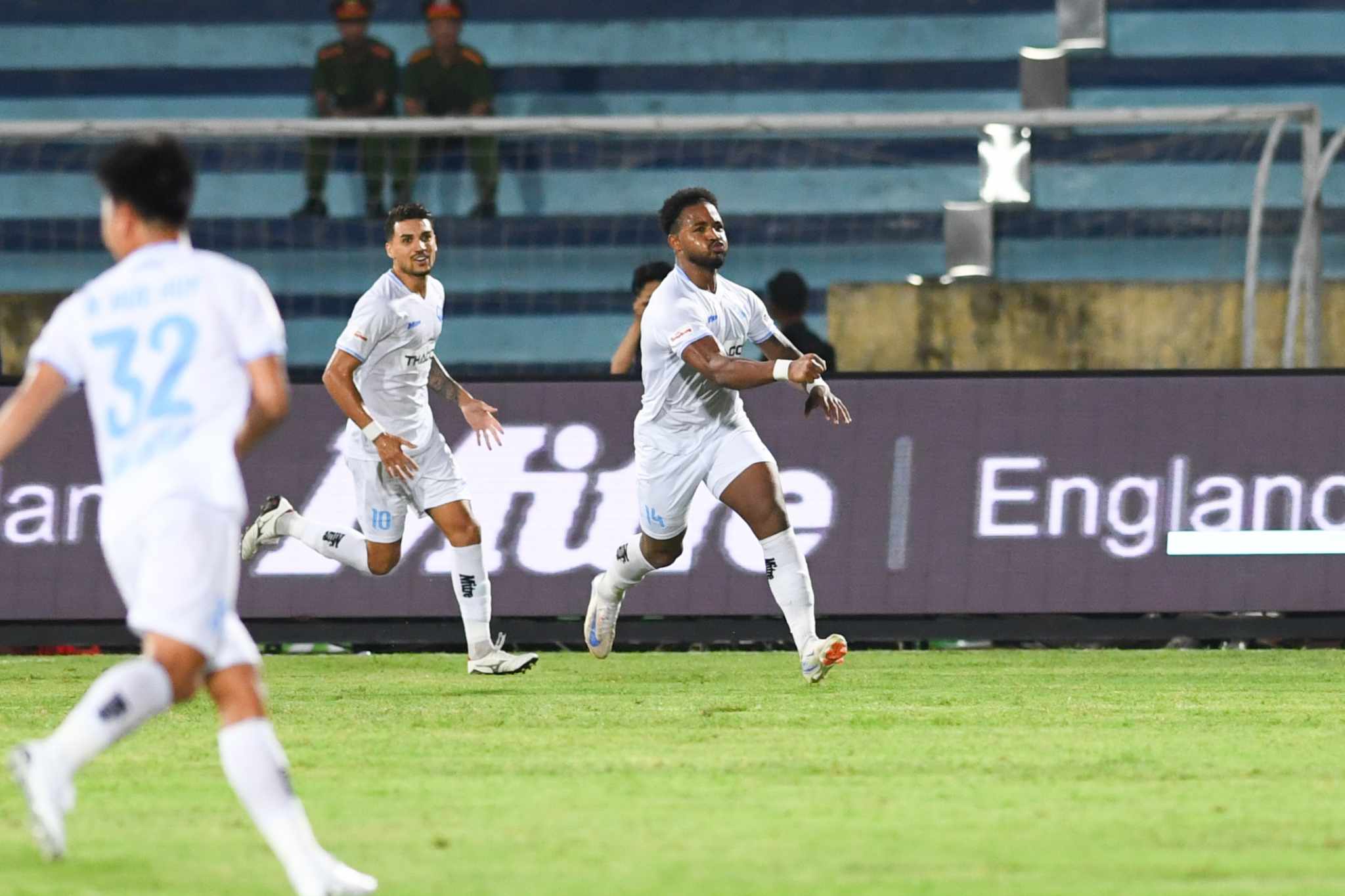 Nam Định giành Siêu cúp Quốc gia với cú đúp của Rafaelson