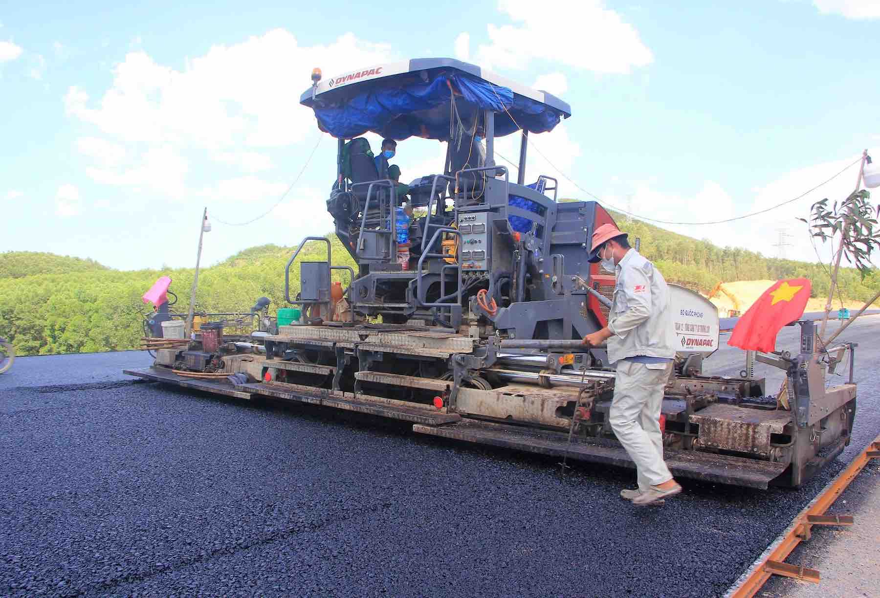 Xuyên lễ trên công trường cao tốc Bắc - Nam qua Quảng Bình