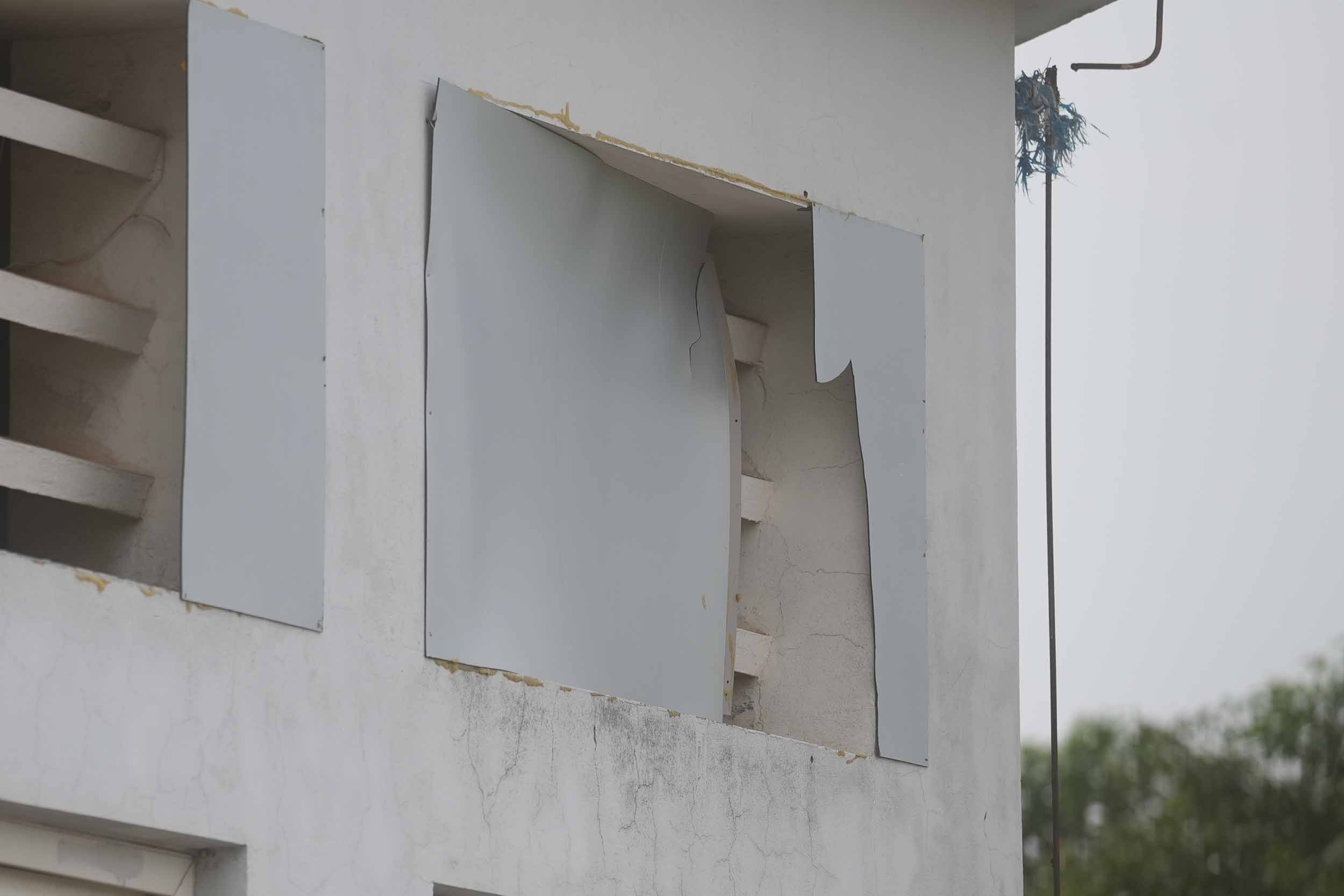 Chợ cạnh đường 10 làn xe, xây xong bỏ hoang khó tin ở Hà Nội