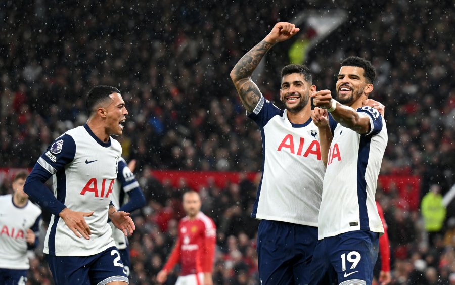 Man United thua đậm Tottenham ngay trên sân nhà