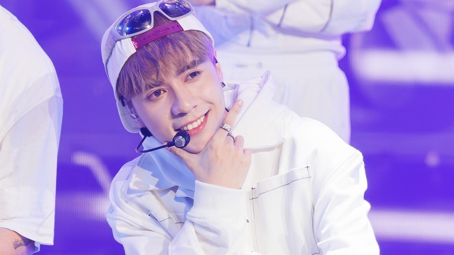 Alan Walker chia sẻ khi kết hợp cùng 16 Anh trai say hi