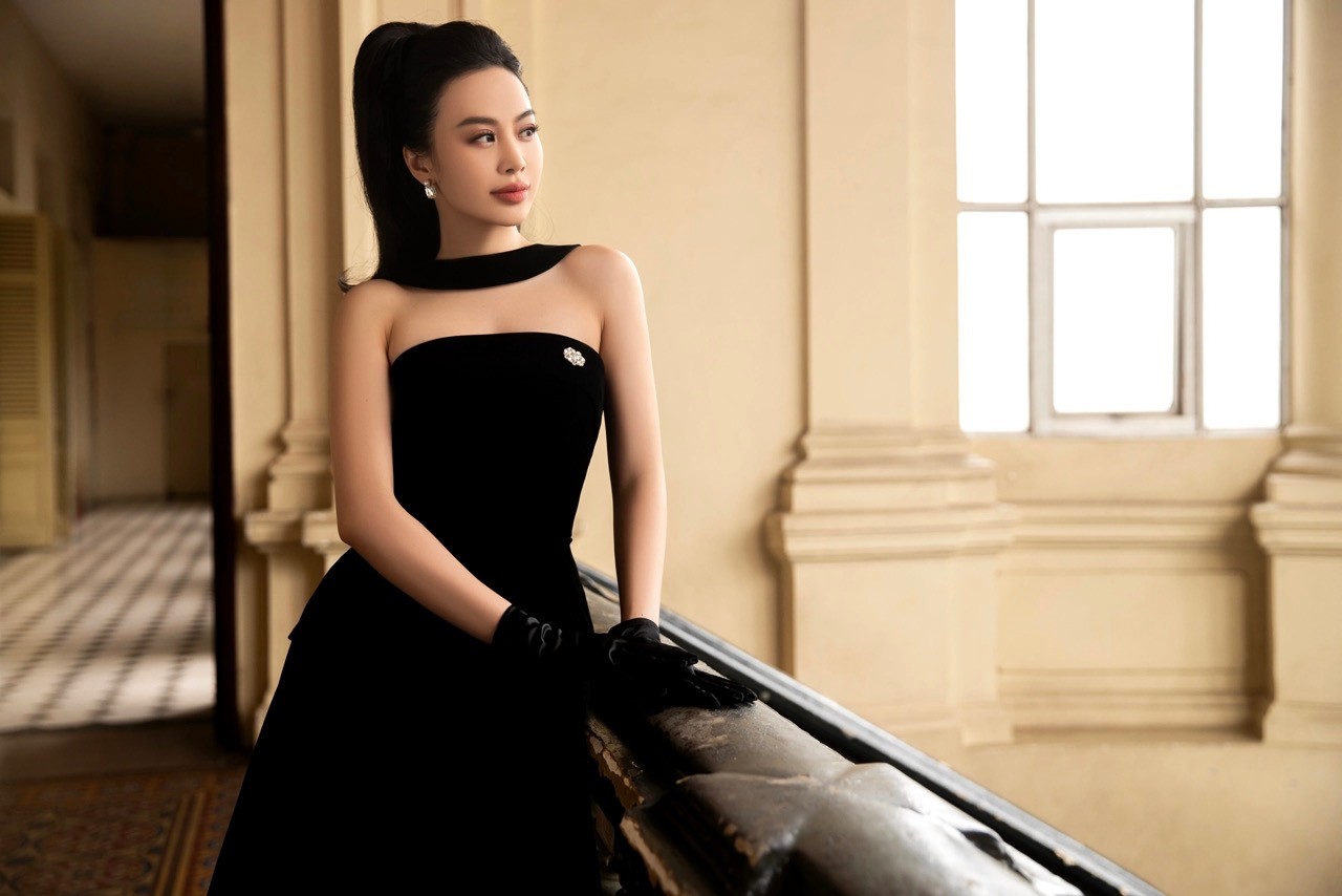 Hoang Tam Anh transforms in a new album