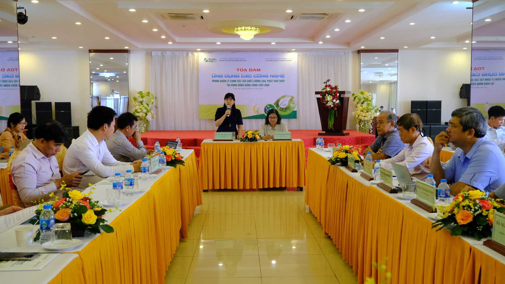 Ứng dụng công nghệ cảm biến ướt khô xen kẽ tích hợp AI trong canh tác ...