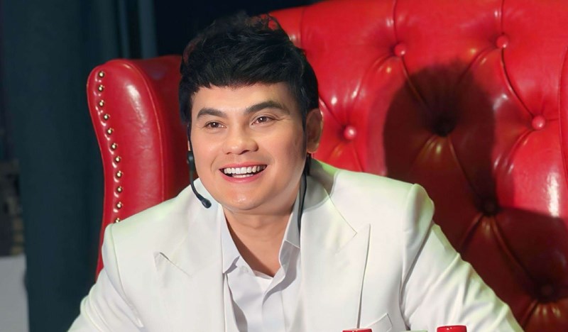 Meritorious Artist Kim Tieu Long is a judge on the program "Love Song ...