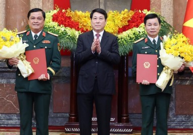 2 military officers promoted to the rank of Senior Lieutenant General