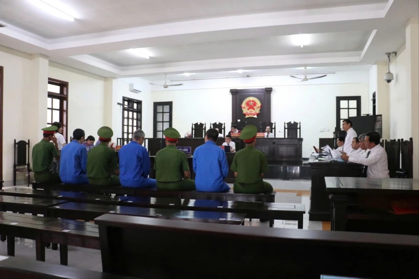 Đổi tội danh truy tố cựu Phó Giám đốc Sở VHTT&DL Bến Tre ngay tại tòa ...