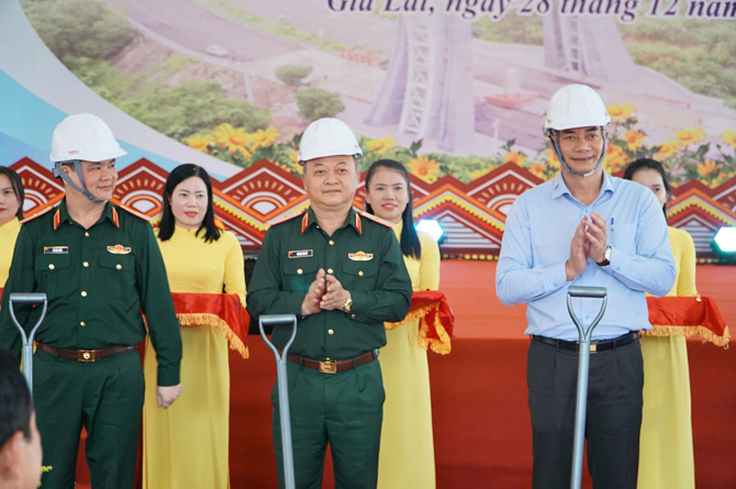 Gia Lai xây dựng nhà rông truyền thống cho xã biên giới | Chuyên trang ...