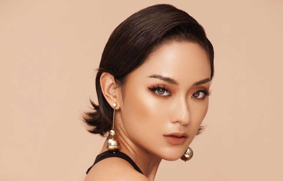 Ho Thu Anh: Entering a war film with smoke, firecrackers, I was really moved