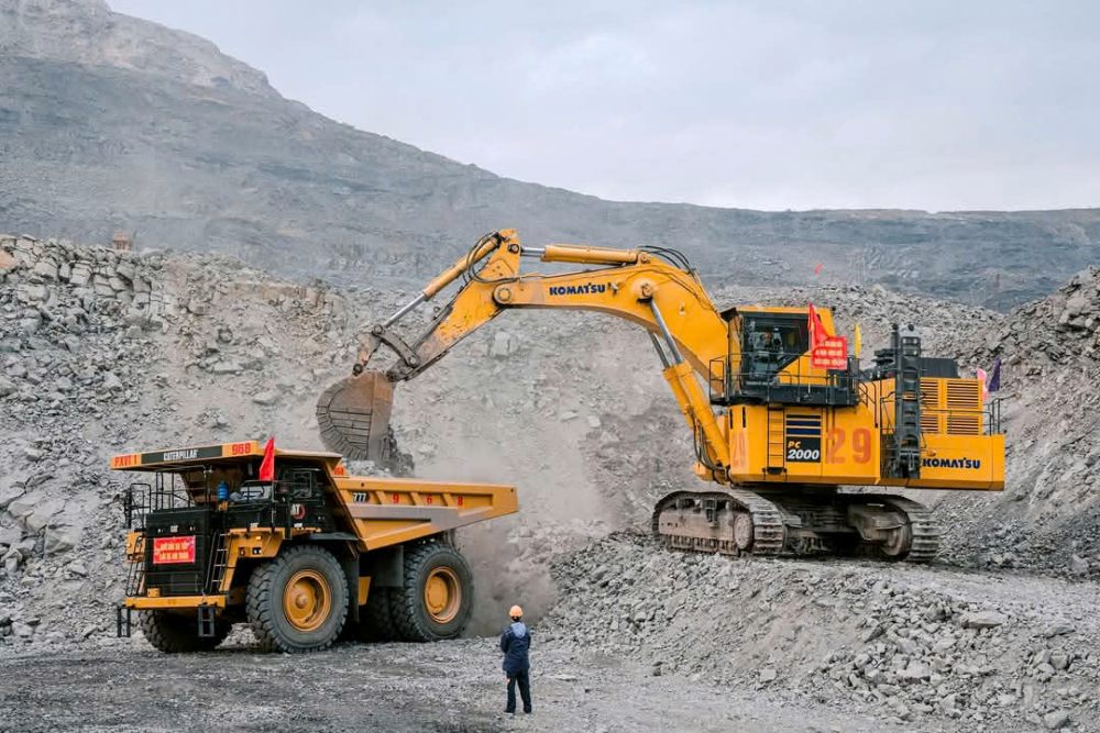 Ứng biến linh hoạt, tạo đà chinh phục đỉnh tăng trưởng