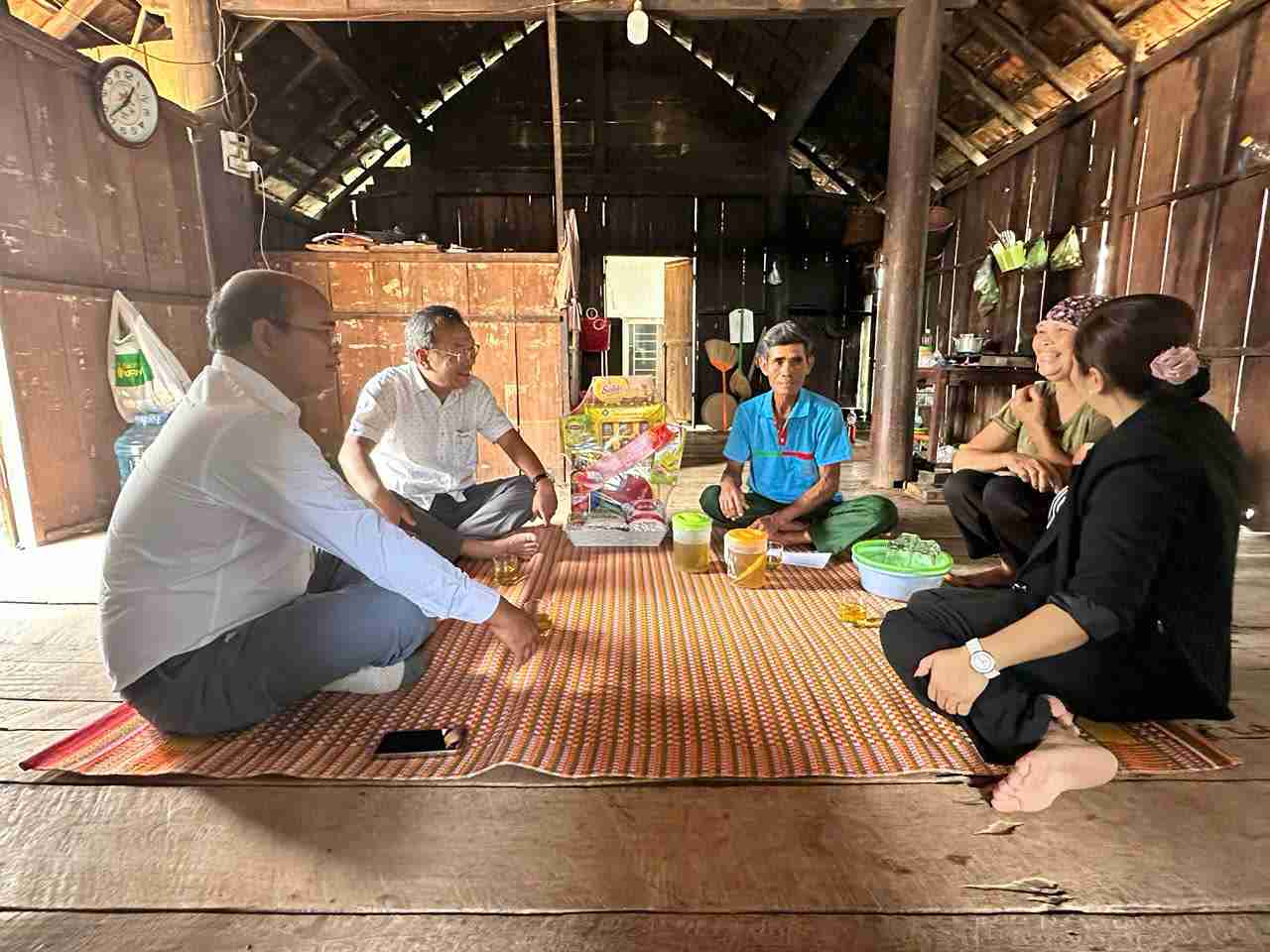 M'Drak promptly resolves problems and difficulties for ethnic minorities