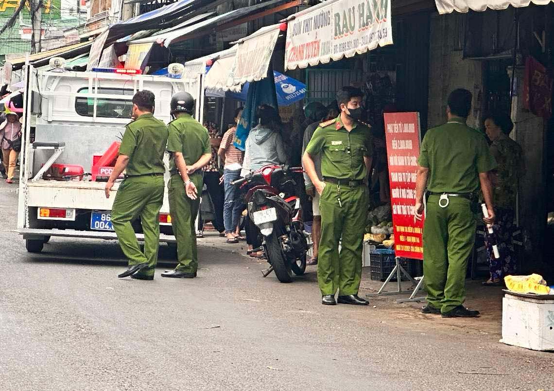 Truy tố 23 người vụ mang quan tài đến nhà chủ hụi bỏ trốn để đòi tiền | VOZ