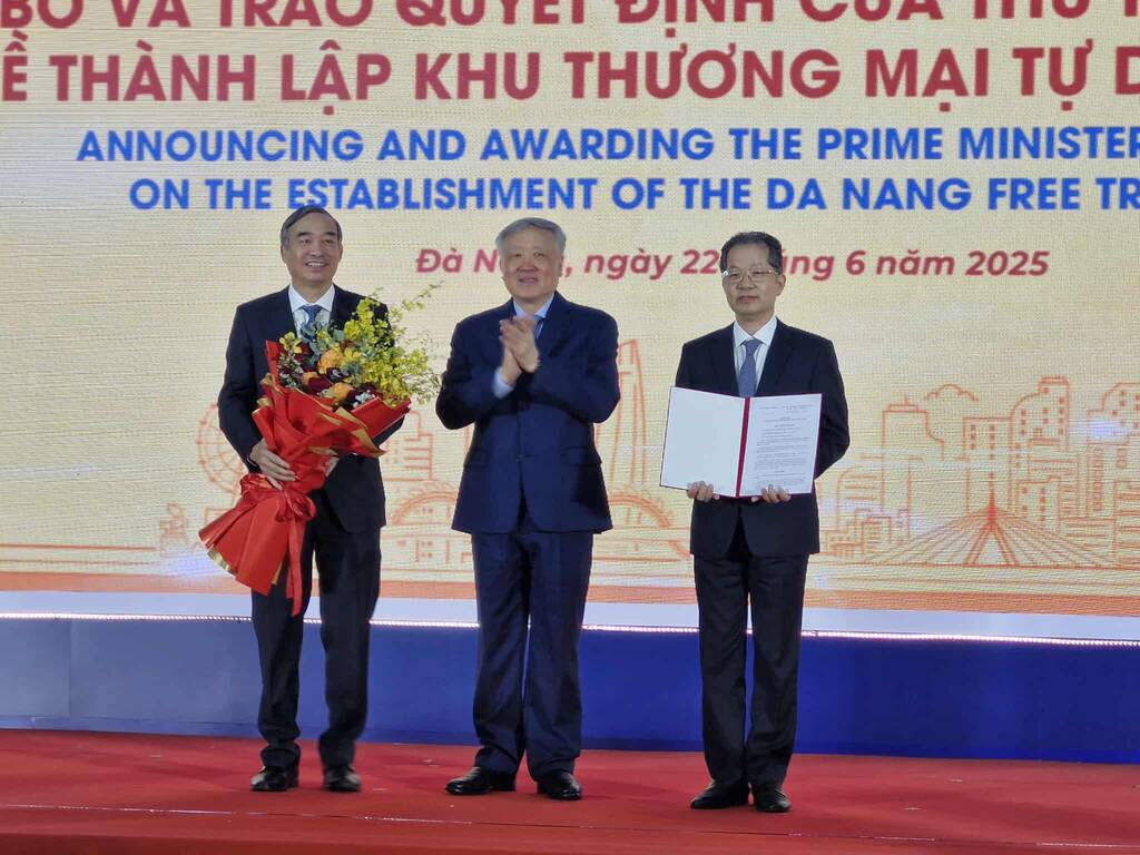 Da Nang's economic future is very open when merging and establishing a ...