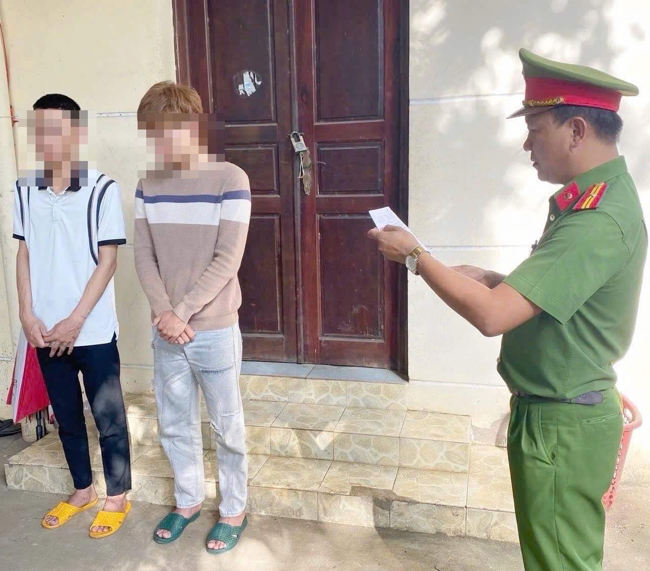 Bắt nhóm thanh niên ở Đồng Nai chém người, ném ly bia ở đám cưới