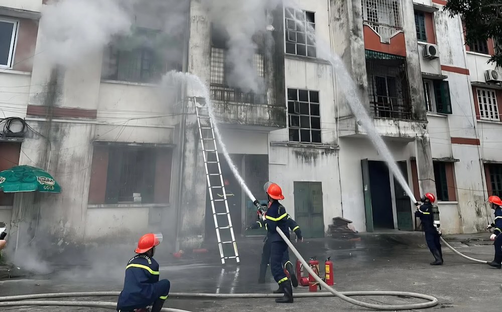 Apartment fire in Nghe An, many properties burned down