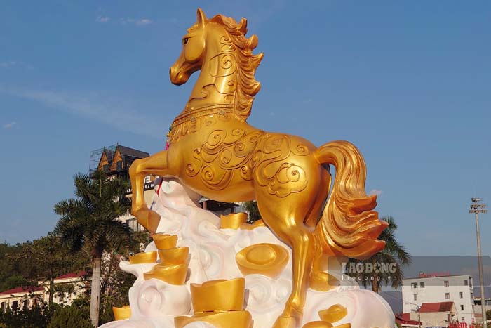 Điện Biên lần đầu có linh vật, người dân thích thú