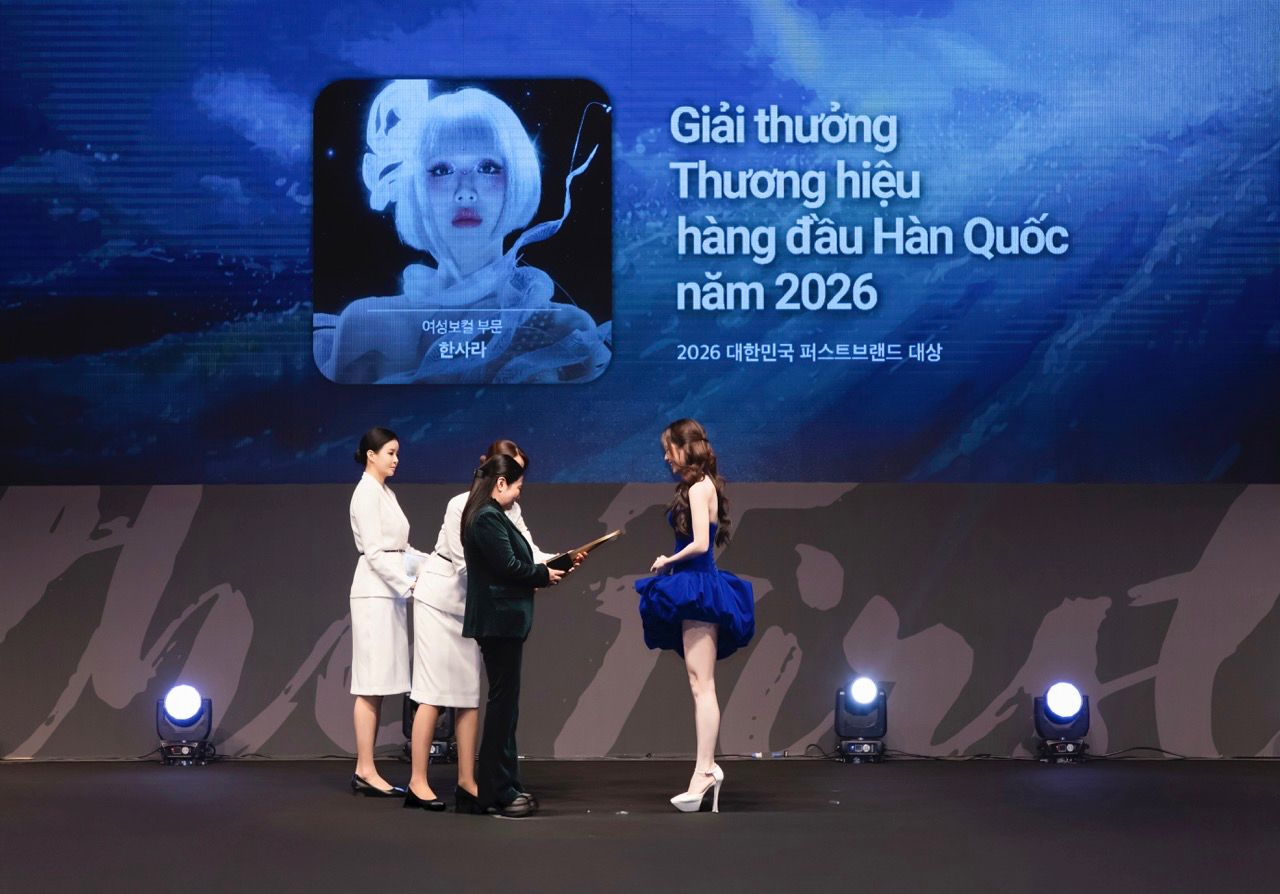 Han Sara thắng giải thưởng ở Hàn Quốc có Jennie tham gia