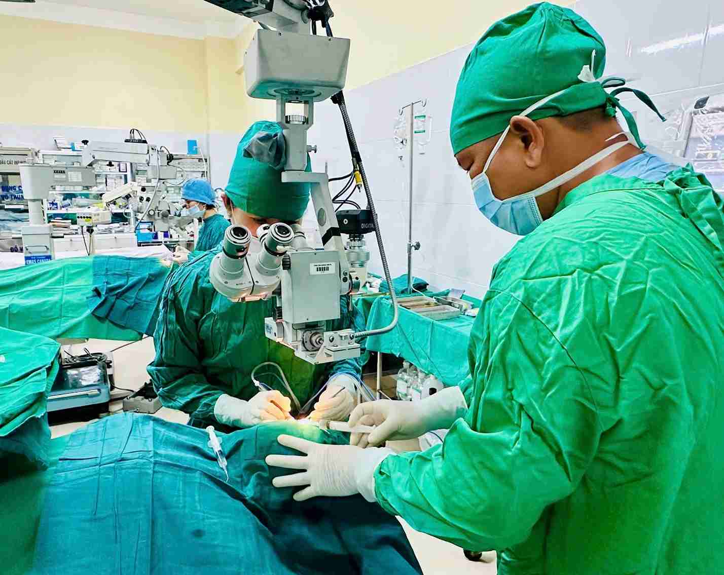 Endoscopic surgery saves 12-year-old child with duodenal perforation