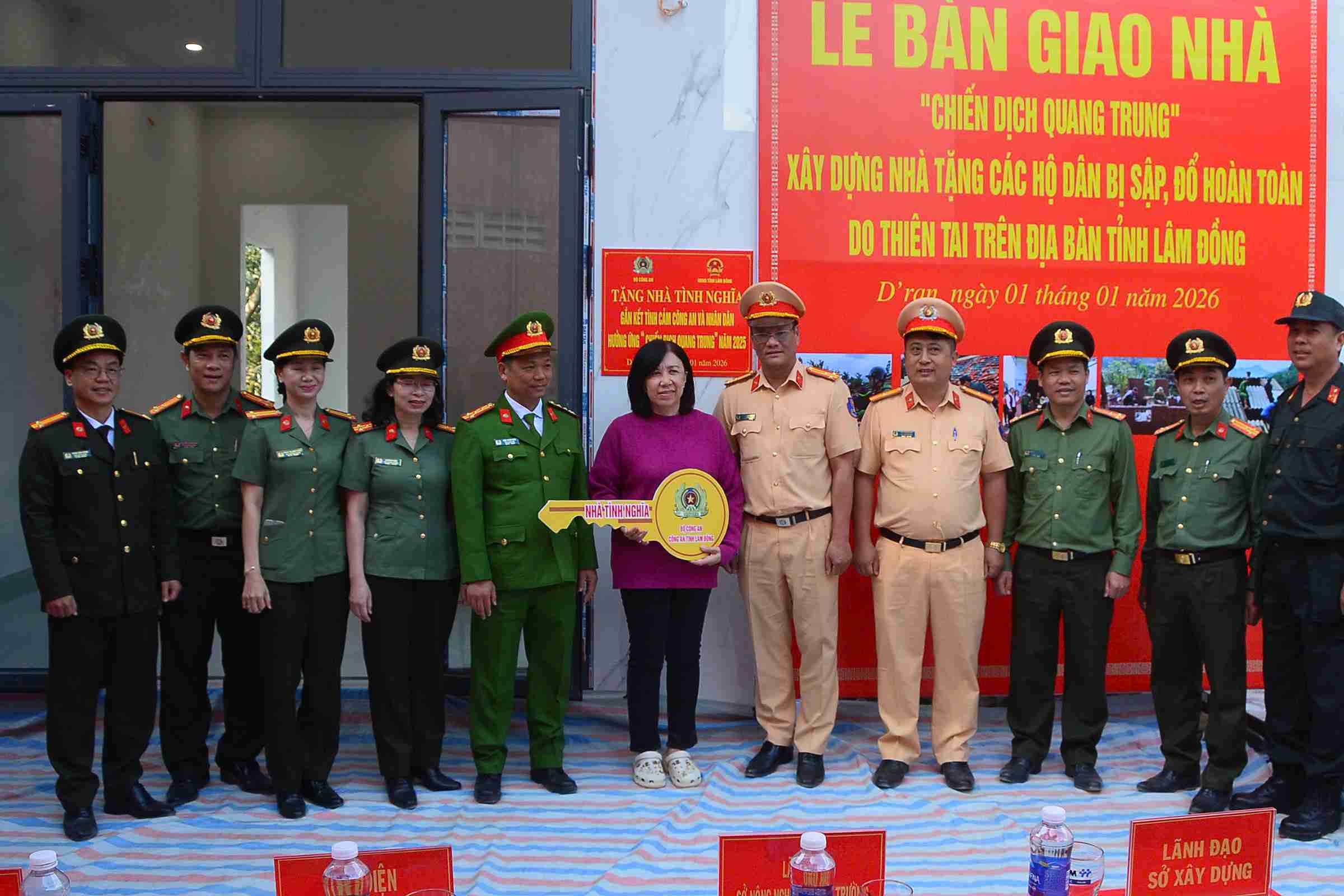 Lam Dong Police complete house construction for people in Quang Trung ...