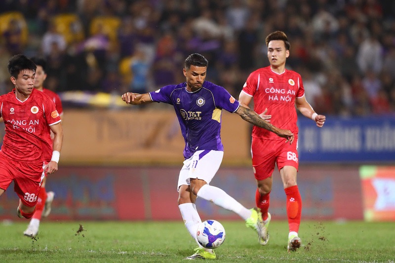 Hoàng Hên ghi bàn giúp Hà Nội FC thắng Công an Hà Nội tại vòng 15 V.League